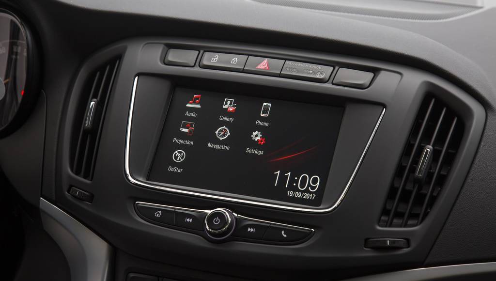 Vauxhall Zafira Tourer receives IntelliLink system | CarSession