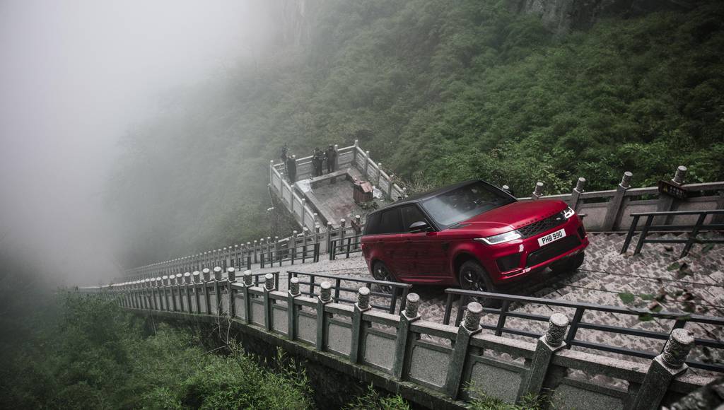 Range Rover Sport climbed 999 stairs | CarSession