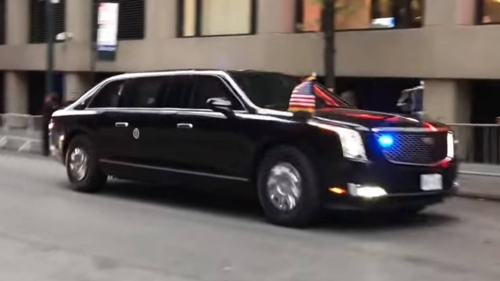 This is the first ride of the new Trump limousine | CarSession