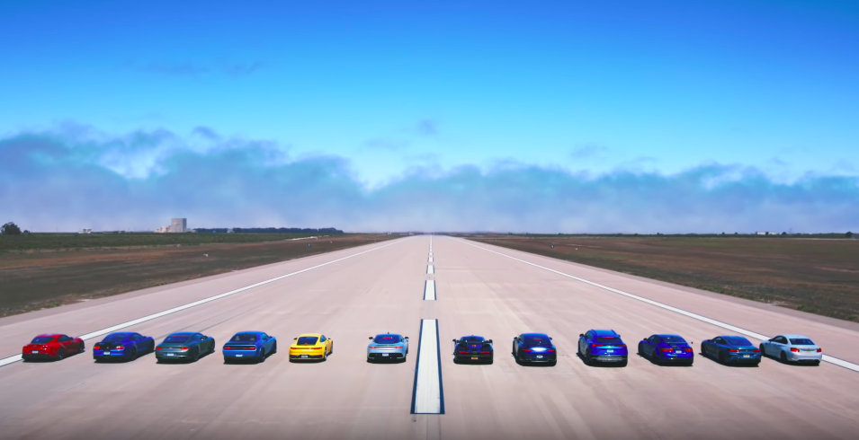 The world's greatest drag race is here. McLaren Senna competes against ...